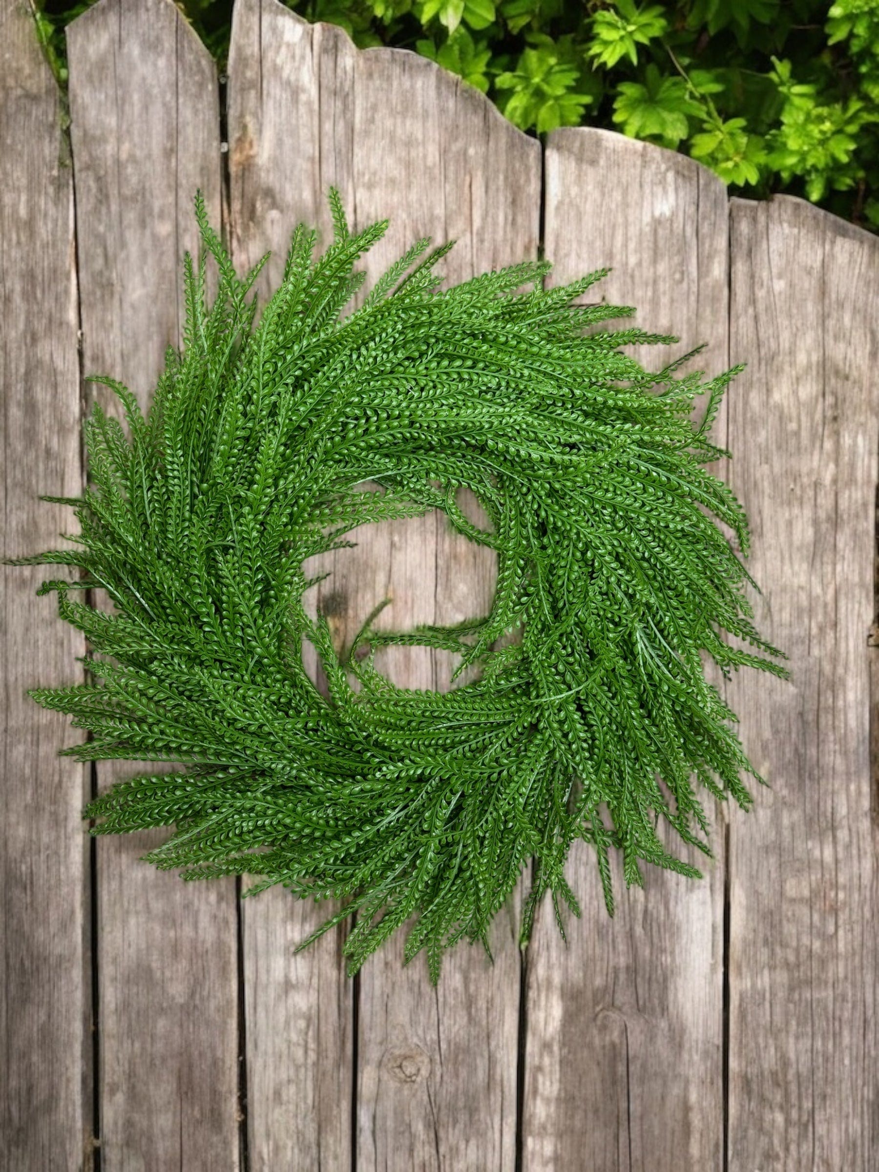 BEAD GRASS WREATH, UV, GREEN 22"